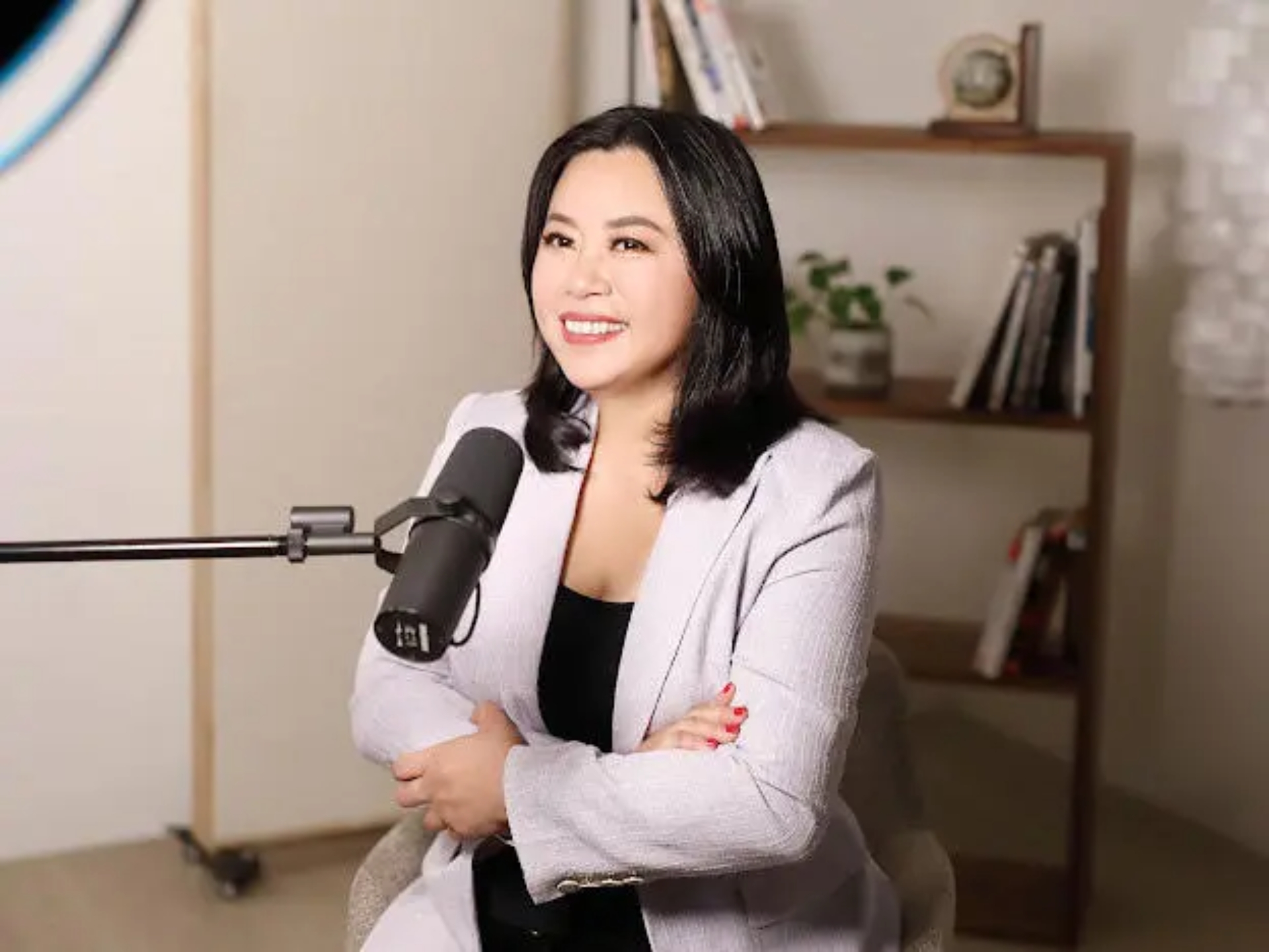 FUNWOO 德載國際不動產 - 【聽天下 Podcast ：創新突圍】日圓重貶，亞洲貨幣戰將開打？資金與房產避風配置策略大剖析