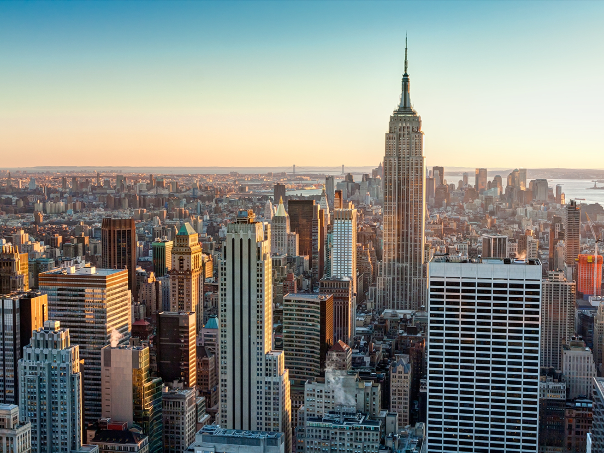 FUNWOO 德載國際不動產 - 從數據看未來｜2025 紐約房市半年報：Q2–Q3 深度解讀