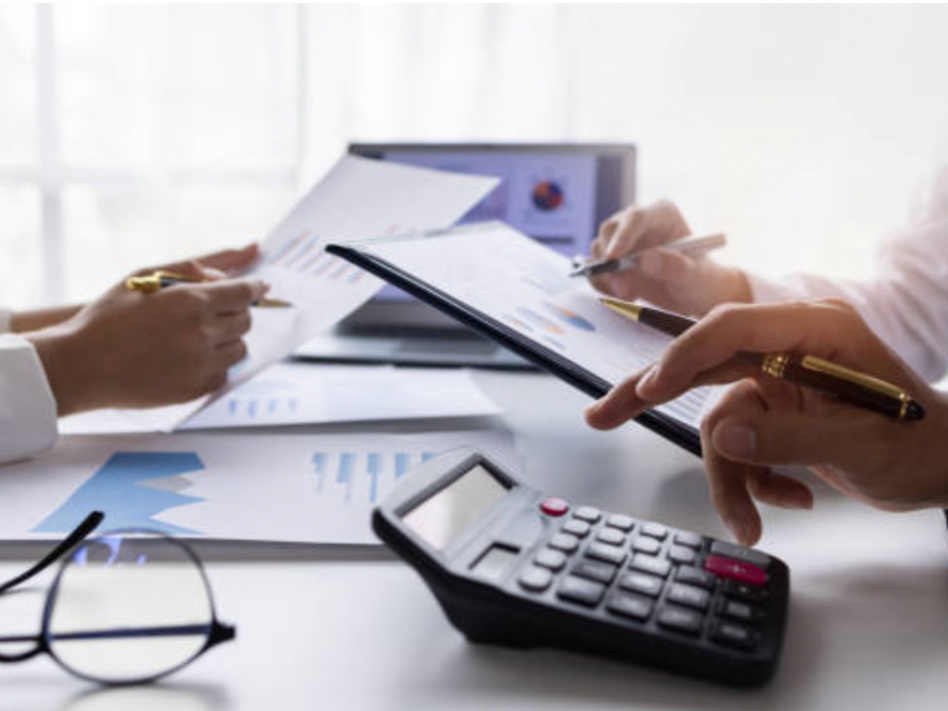 FUNWOO 德載國際不動產 - 【IC之音 Podcast：聽見這世代】AI人工智慧與數據分析 導入不動產的創新模式